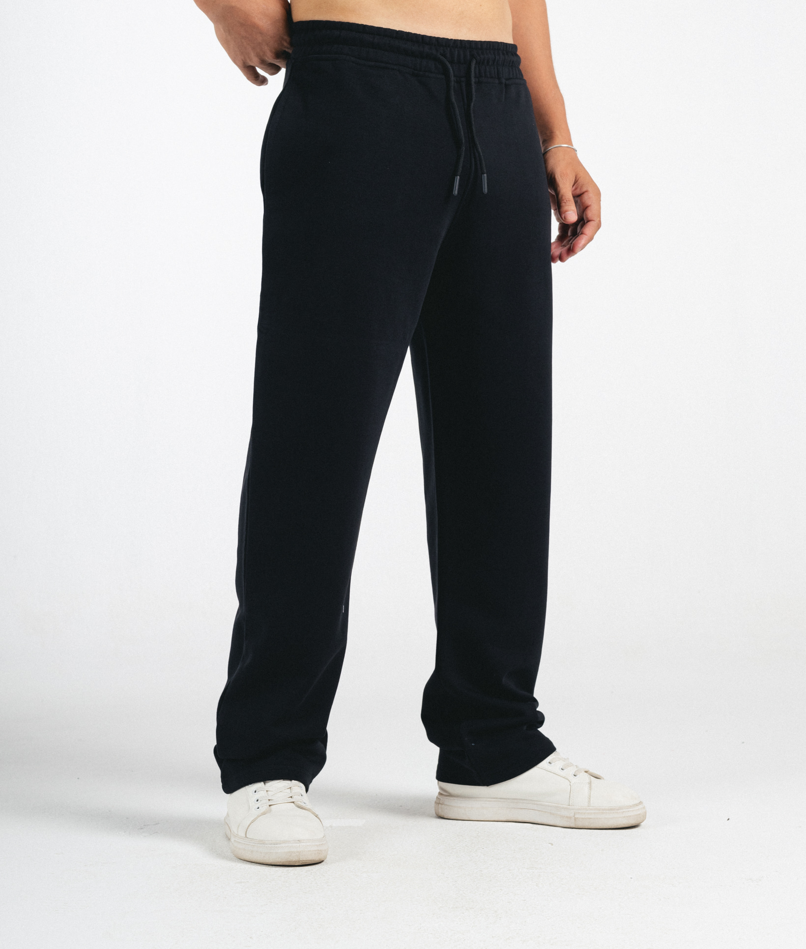 Straight Leg Sweatpants – Feathers